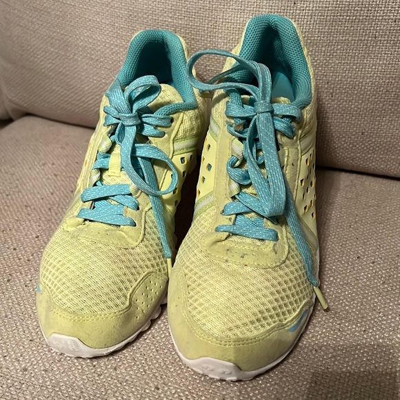 Reebok | Shoes | Reebok Lemon Yellowaqua Your Sneaker Size 5 B4 | Poshmark